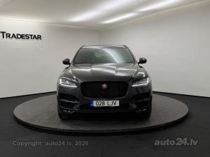 Grey Jaguar F-Pace 2016 in Parnu, with an engine capacity of 3.00 L and mileage of 163 thousand km for 19990 €, photo 2 on AUTOMOTO.COM.LV