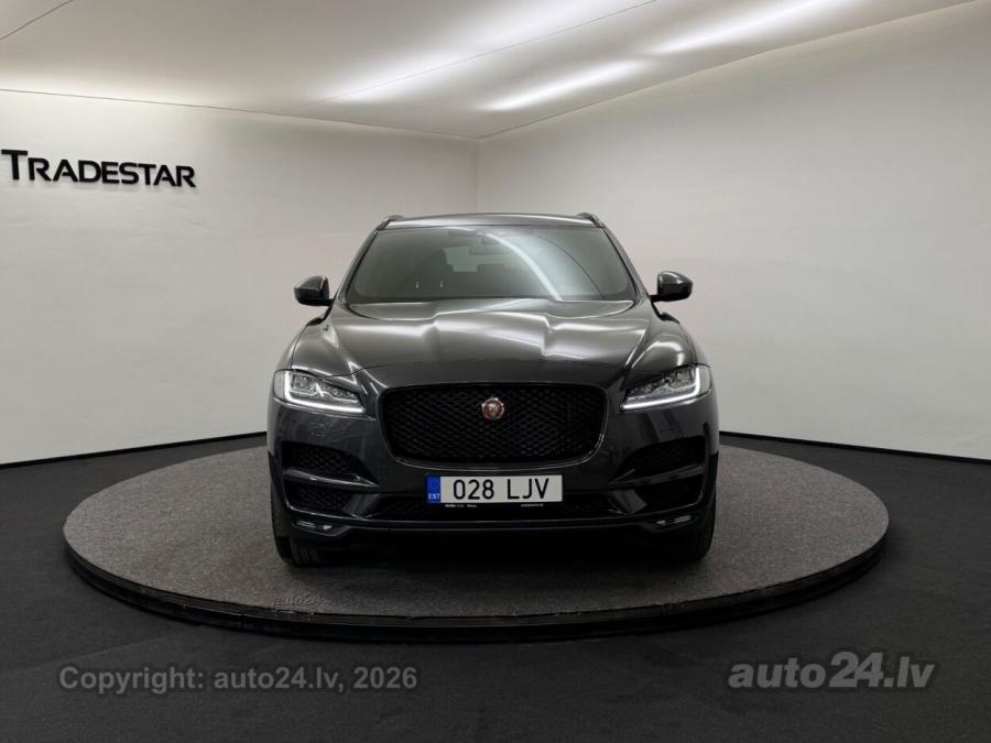 Grey Jaguar F-Pace 2016 in Parnu, with an engine capacity of 3.00 L and mileage of 163 thousand km for 19990 €, photo 2 on AUTOMOTO.COM.LV