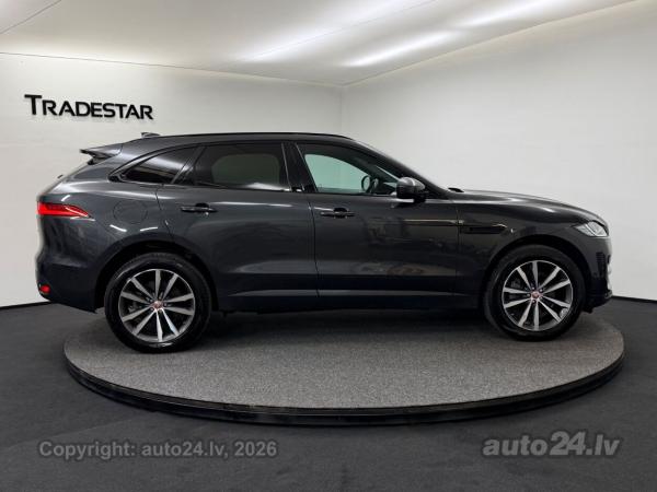 Grey Jaguar F-Pace 2016 in Parnu, with an engine capacity of 3.00 L and mileage of 163 thousand km for 19990 €, photo 4 on AUTOMOTO.COM.LV