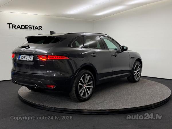 Grey Jaguar F-Pace 2016 in Parnu, with an engine capacity of 3.00 L and mileage of 163 thousand km for 19990 €, photo 5 on AUTOMOTO.COM.LV