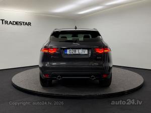 Grey Jaguar F-Pace 2016 in Parnu, with an engine capacity of 3.00 L and mileage of 163 thousand km for 19990 €, photo 6 on AUTOMOTO.COM.LV