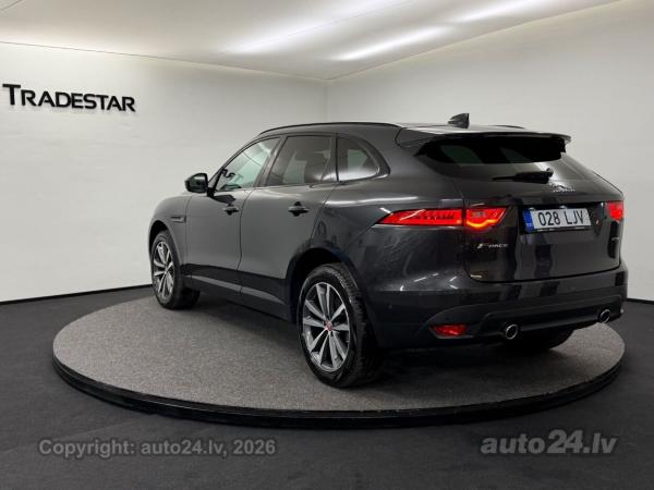 Grey Jaguar F-Pace 2016 in Parnu, with an engine capacity of 3.00 L and mileage of 163 thousand km for 19990 €, photo 7 on AUTOMOTO.COM.LV