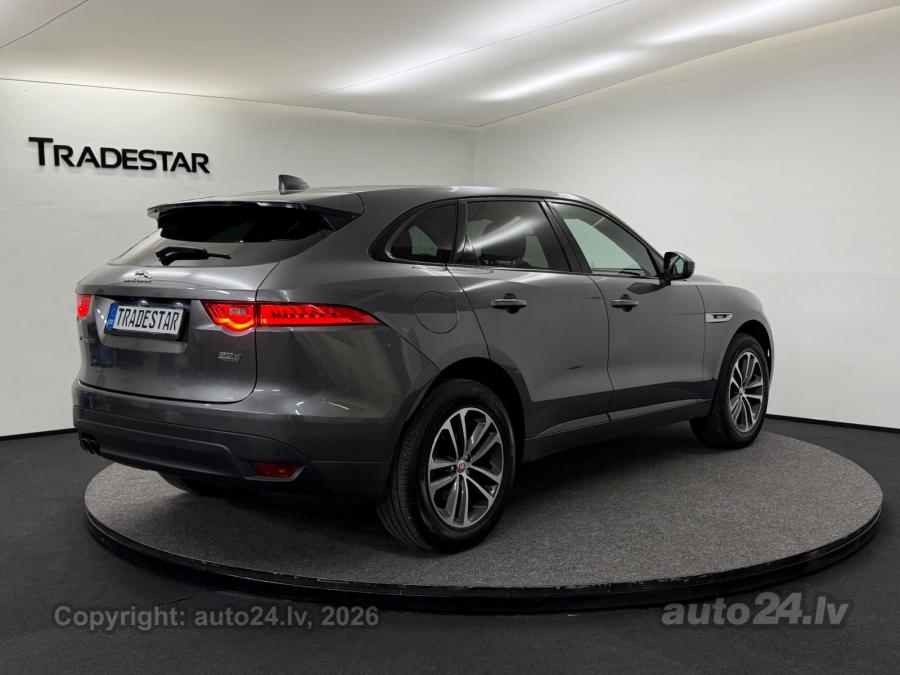 Grey Jaguar F-Pace 2016 in Parnu, with an engine capacity of 2.00 L and mileage of 183 thousand km for 15990 €, photo 6 on AUTOMOTO.COM.LV