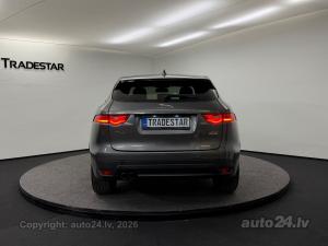 Grey Jaguar F-Pace 2016 in Parnu, with an engine capacity of 2.00 L and mileage of 183 thousand km for 15990 €, photo 7 on AUTOMOTO.COM.LV