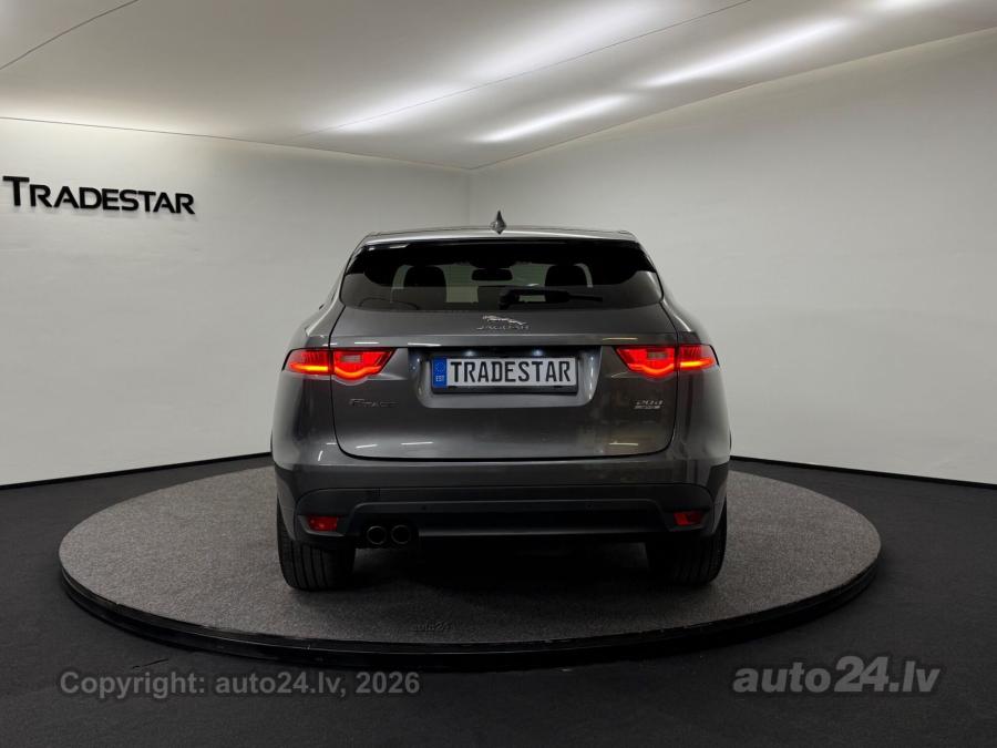 Grey Jaguar F-Pace 2016 in Parnu, with an engine capacity of 2.00 L and mileage of 183 thousand km for 15990 €, photo 7 on AUTOMOTO.COM.LV