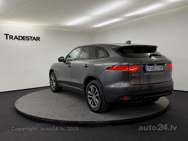 Pelēks Jaguar F-Pace 2016 Pērnava, ar dzinēja tilpumu 2.00 L un nobraukumu 183 tūkst. km par 15990 €, foto 7 vietnē AUTOMOTO.COM.LV