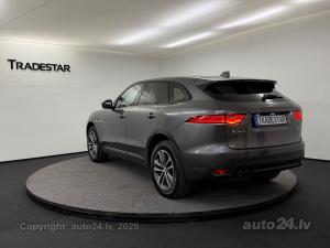 Grey Jaguar F-Pace 2016 in Parnu, with an engine capacity of 2.00 L and mileage of 183 thousand km for 15990 €, photo 8 on AUTOMOTO.COM.LV