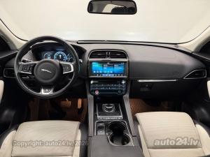 Grey Jaguar F-Pace 2016 in Parnu, with an engine capacity of 2.00 L and mileage of 183 thousand km for 15990 €, photo 12 on AUTOMOTO.COM.LV