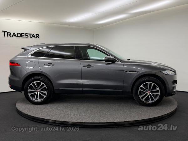 Grey Jaguar F-Pace 2016 in Parnu, with an engine capacity of 2.00 L and mileage of 151 thousand km for 15990 €, photo 4 on AUTOMOTO.COM.LV