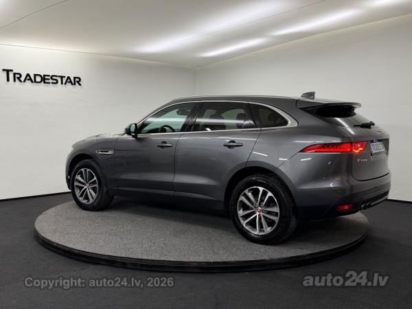Grey Jaguar F-Pace 2016 in Parnu, with an engine capacity of 2.00 L and mileage of 151 thousand km for 15990 €, photo 7 on AUTOMOTO.COM.LV