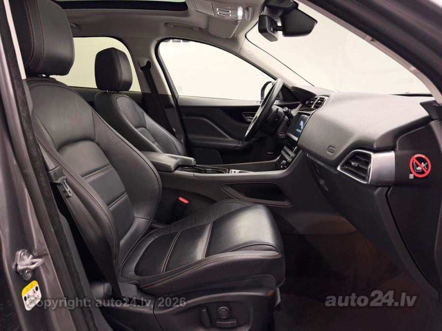 Grey Jaguar F-Pace 2016 in Parnu, with an engine capacity of 2.00 L and mileage of 151 thousand km for 15990 €, photo 10 on AUTOMOTO.COM.LV