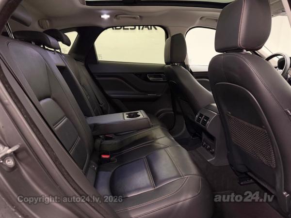 Grey Jaguar F-Pace 2016 in Parnu, with an engine capacity of 2.00 L and mileage of 151 thousand km for 15990 €, photo 10 on AUTOMOTO.COM.LV
