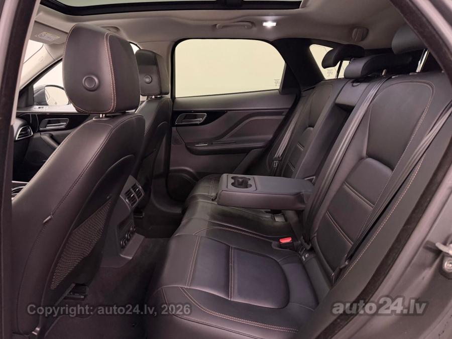 Grey Jaguar F-Pace 2016 in Parnu, with an engine capacity of 2.00 L and mileage of 151 thousand km for 15990 €, photo 14 on AUTOMOTO.COM.LV