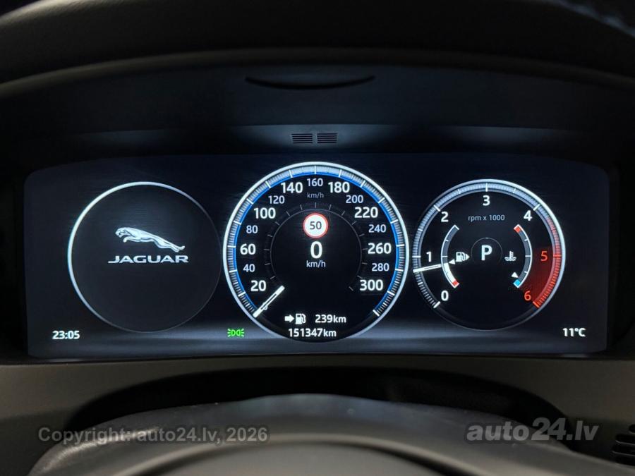 Grey Jaguar F-Pace 2016 in Parnu, with an engine capacity of 2.00 L and mileage of 151 thousand km for 15990 €, photo 25 on AUTOMOTO.COM.LV