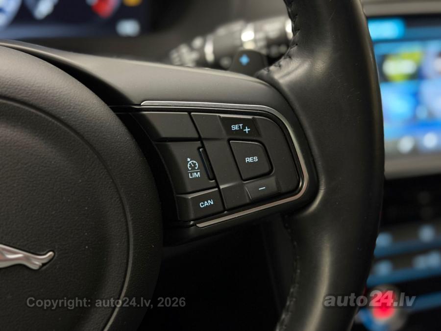 Grey Jaguar F-Pace 2016 in Parnu, with an engine capacity of 2.00 L and mileage of 151 thousand km for 15990 €, photo 29 on AUTOMOTO.COM.LV