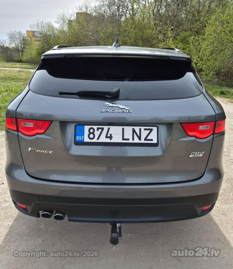 Grey Jaguar F-Pace 2017 in Tallinn, with an engine capacity of 2.00 L and mileage of 131 thousand km for 15990 €, photo 9 on AUTOMOTO.COM.LV