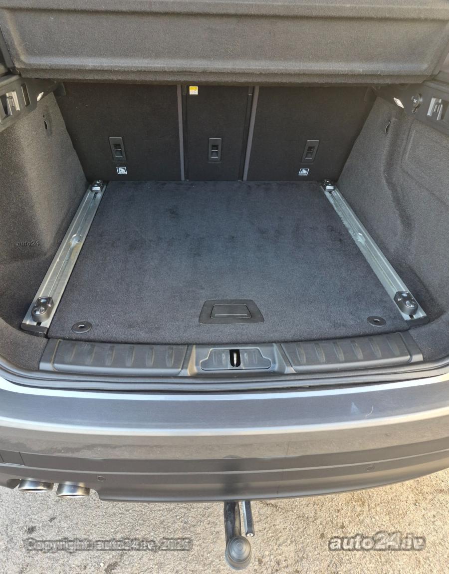 Grey Jaguar F-Pace 2017 in Tallinn, with an engine capacity of 2.00 L and mileage of 131 thousand km for 15990 €, photo 13 on AUTOMOTO.COM.LV