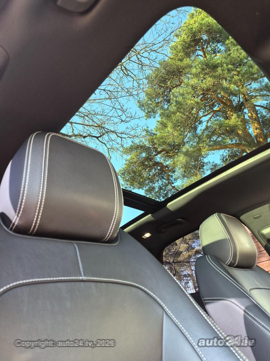 Grey Jaguar F-Pace 2017 in Tallinn, with an engine capacity of 2.00 L and mileage of 131 thousand km for 15990 €, photo 22 on AUTOMOTO.COM.LV