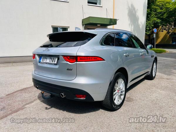 Grey Jaguar F-Pace 2017 in Tallinn, with an engine capacity of 3.00 L and mileage of 135 thousand km for 12500 €, photo 5 on AUTOMOTO.COM.LV