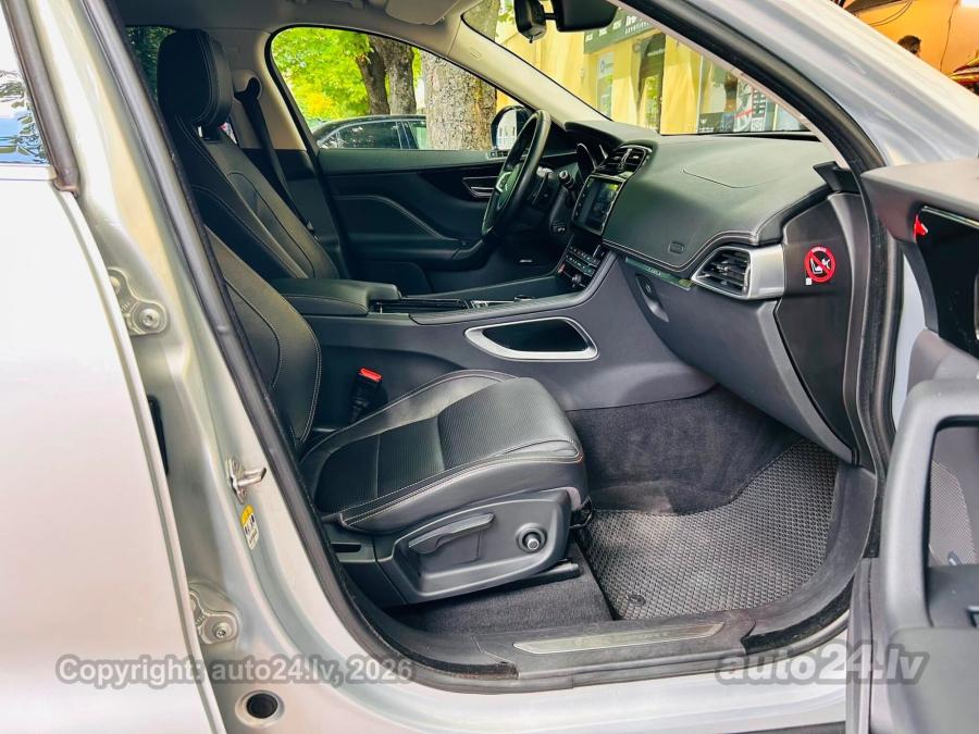 Pelēks Jaguar F-Pace 2017 Tallina, ar dzinēja tilpumu 3.00 L un nobraukumu 135 tūkst. km par 12500 €, foto 12 vietnē AUTOMOTO.COM.LV