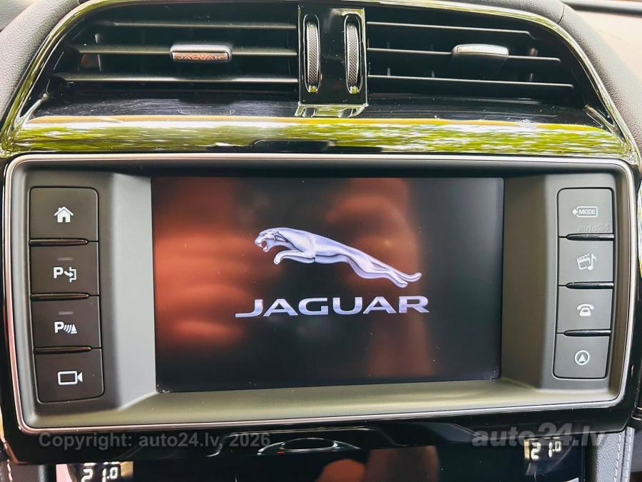 Pelēks Jaguar F-Pace 2017 Tallina, ar dzinēja tilpumu 3.00 L un nobraukumu 135 tūkst. km par 12500 €, foto 16 vietnē AUTOMOTO.COM.LV