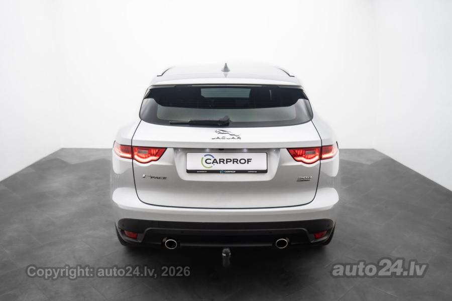 Grey Jaguar F-Pace 2017 in Tallinn, with an engine capacity of 3.00 L and mileage of 129 thousand km for 15999 €, photo 7 on AUTOMOTO.COM.LV