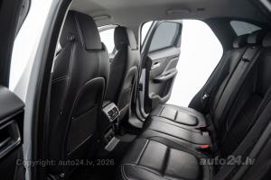 Grey Jaguar F-Pace 2017 in Tallinn, with an engine capacity of 3.00 L and mileage of 129 thousand km for 15999 €, photo 10 on AUTOMOTO.COM.LV