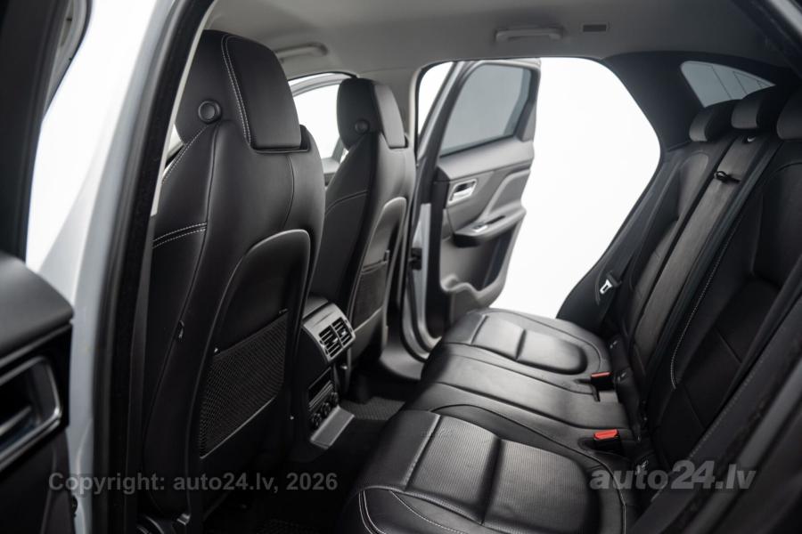 Grey Jaguar F-Pace 2017 in Tallinn, with an engine capacity of 3.00 L and mileage of 129 thousand km for 15999 €, photo 10 on AUTOMOTO.COM.LV