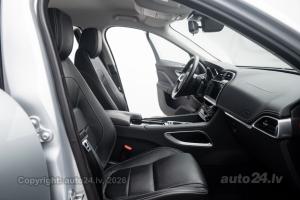 Grey Jaguar F-Pace 2017 in Tallinn, with an engine capacity of 3.00 L and mileage of 129 thousand km for 15999 €, photo 12 on AUTOMOTO.COM.LV