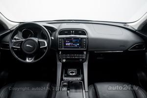 Grey Jaguar F-Pace 2017 in Tallinn, with an engine capacity of 3.00 L and mileage of 129 thousand km for 15999 €, photo 14 on AUTOMOTO.COM.LV