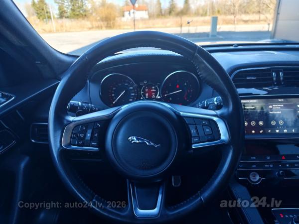 Grey Jaguar F-Pace 2019 in Tallinn, with an engine capacity of 3.00 L and mileage of 194 thousand km for 23700 €, photo 7 on AUTOMOTO.COM.LV
