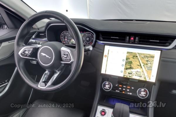 Grey Jaguar F-Pace 2021 in Tallinn, with an engine capacity of 2.00 L and mileage of 50 thousand km for 31900 €, photo 10 on AUTOMOTO.COM.LV