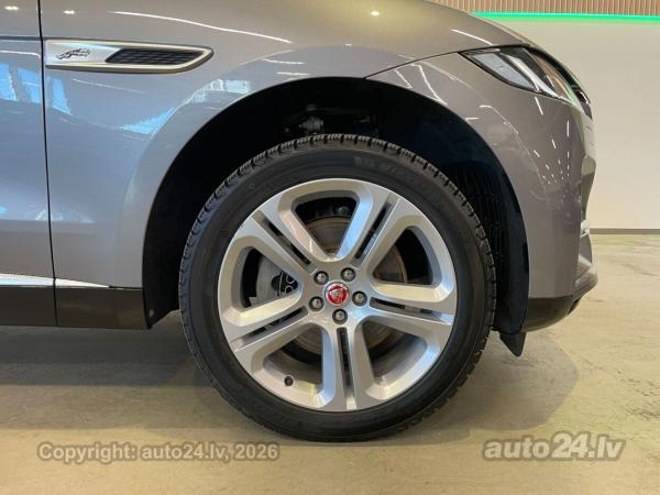 Pelēks Jaguar F-Pace 2022 Tallina, ar dzinēja tilpumu 2.00 L un nobraukumu 12 tūkst. km par 39990 €, foto 5 vietnē AUTOMOTO.COM.LV