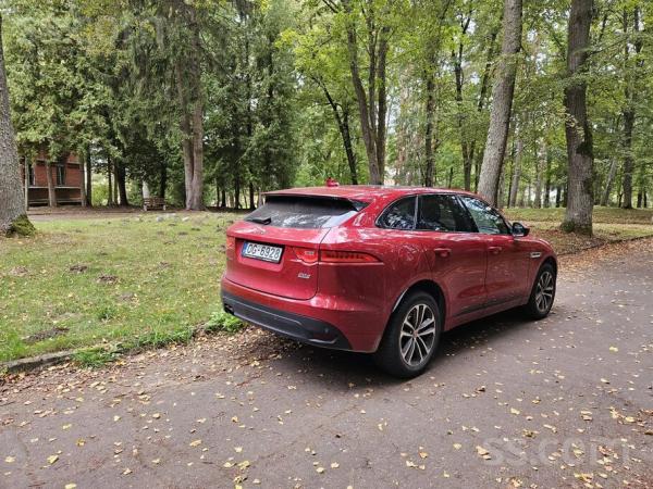 Sarkans Jaguar F-Pace 2016 Daugavpils, ar dzinēja tilpumu 2.00 L un nobraukumu 171 tūkst. km par 15500 €, foto 1 vietnē AUTOMOTO.COM.LV