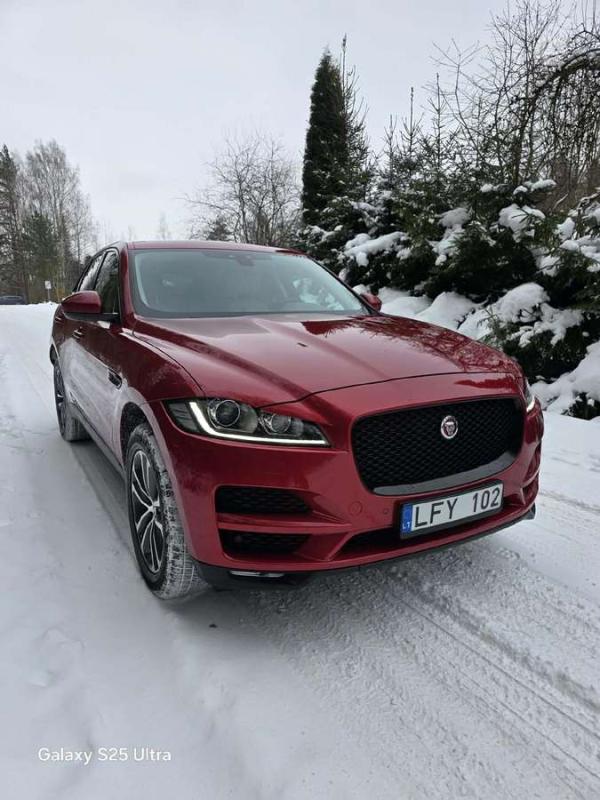 Red Jaguar F-Pace 2016 in Mazeikiai, with an engine capacity of 2.00 L and mileage of 134 thousand km for 9000 €, photo 3 on AUTOMOTO.COM.LV