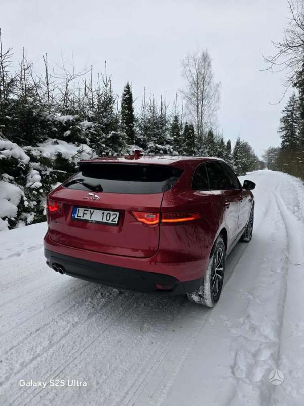 Red Jaguar F-Pace 2016 in Mazeikiai, with an engine capacity of 2.00 L and mileage of 134 thousand km for 9000 €, photo 5 on AUTOMOTO.COM.LV