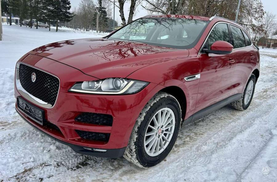 Red Jaguar F-Pace 2016 in Taurage, with an engine capacity of 2.00 L and mileage of 89 thousand km for 12800 €, photo 1 on AUTOMOTO.COM.LV