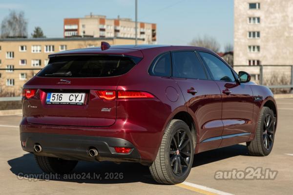 Red Jaguar F-Pace 2016 in Narva, with an engine capacity of 3.00 L and mileage of 125 thousand km for 25000 €, photo 7 on AUTOMOTO.COM.LV