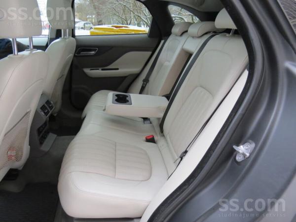 Red Jaguar F-Pace 2016 in Riga, with an engine capacity of 2.00 L and mileage of 145 thousand km for 12990 €, photo 8 on AUTOMOTO.COM.LV