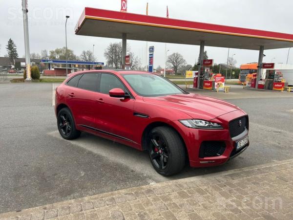Red Jaguar F-Pace 2016 in Riga, with an engine capacity of 3.00 L and mileage of 217 thousand km for 15900 €, photo 4 on AUTOMOTO.COM.LV