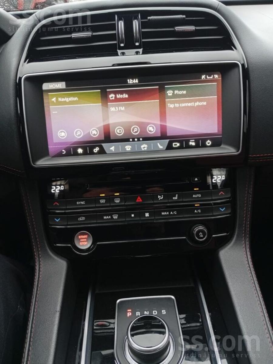 Sarkans Jaguar F-Pace 2016 Daugavpils, ar dzinēja tilpumu 2.00 L un nobraukumu 171 tūkst. km par 13700 €, foto 10 vietnē AUTOMOTO.COM.LV