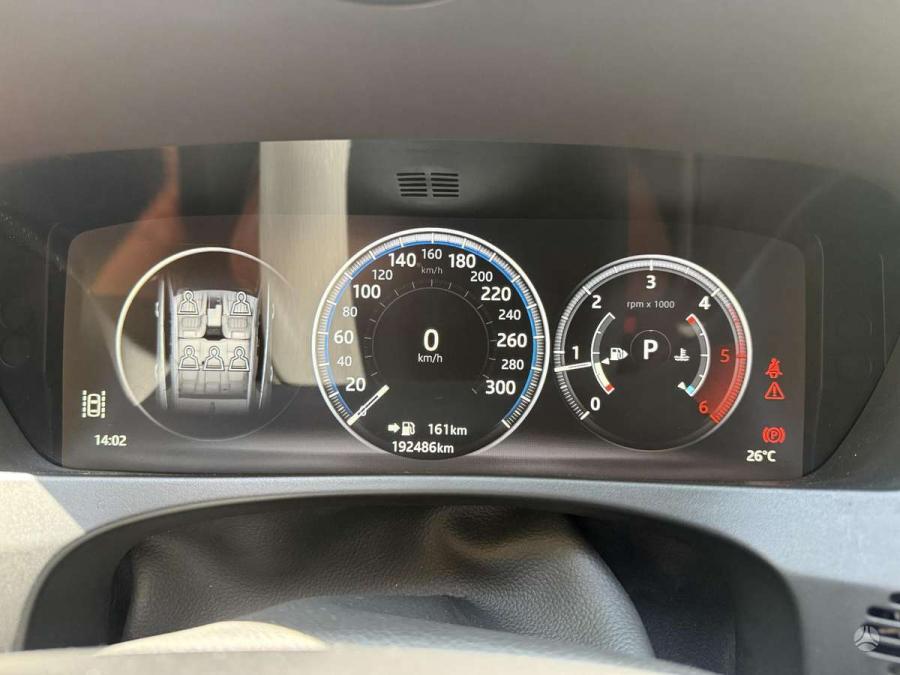Red Jaguar F-Pace 2016 in Visaginas, with an engine capacity of 2.00 L and mileage of 192 thousand km for 13999 €, photo 9 on AUTOMOTO.COM.LV