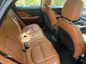 Red Jaguar F-Pace 2016 in Visaginas, with an engine capacity of 2.00 L and mileage of 192 thousand km for 13999 €, photo 14 on AUTOMOTO.COM.LV