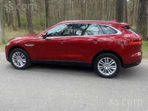 Red Jaguar F-Pace 2017 in Riga, with an engine capacity of 2.00 L and mileage of 116 thousand km for 14500 €, photo 3 on AUTOMOTO.COM.LV