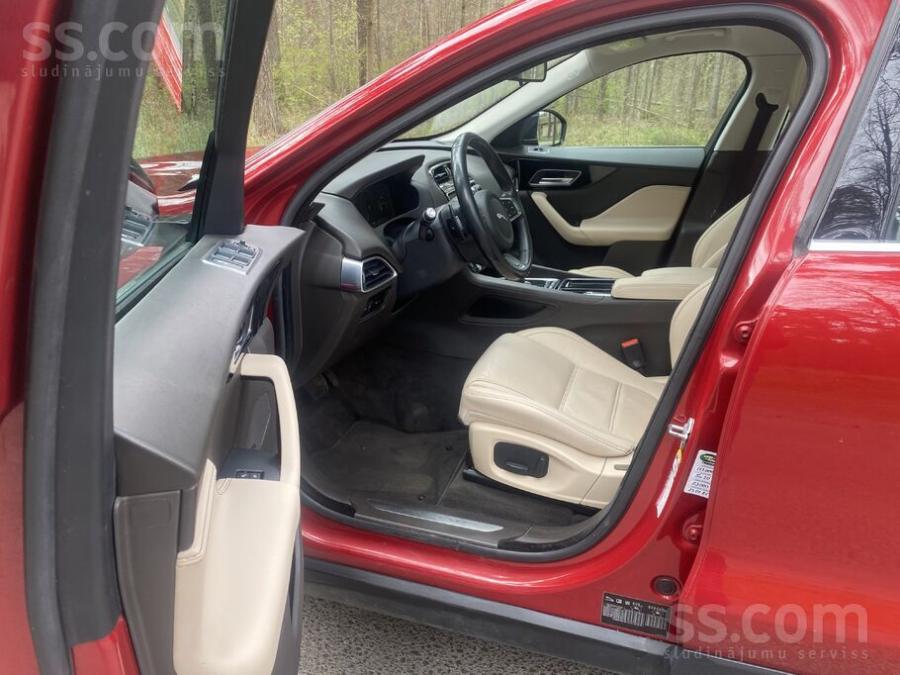 Red Jaguar F-Pace 2017 in Riga, with an engine capacity of 2.00 L and mileage of 116 thousand km for 14500 €, photo 7 on AUTOMOTO.COM.LV