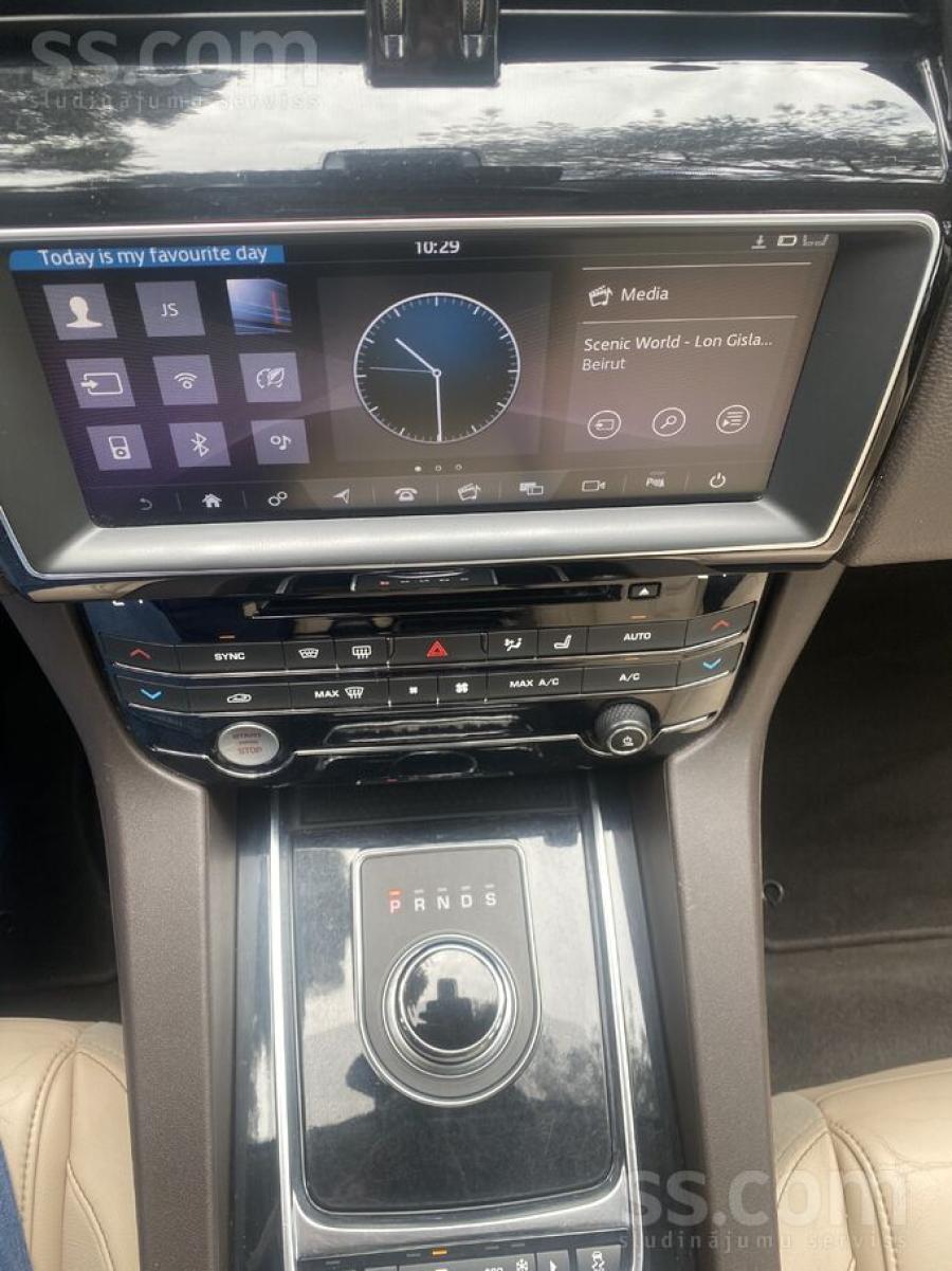 Red Jaguar F-Pace 2017 in Riga, with an engine capacity of 2.00 L and mileage of 116 thousand km for 14500 €, photo 12 on AUTOMOTO.COM.LV