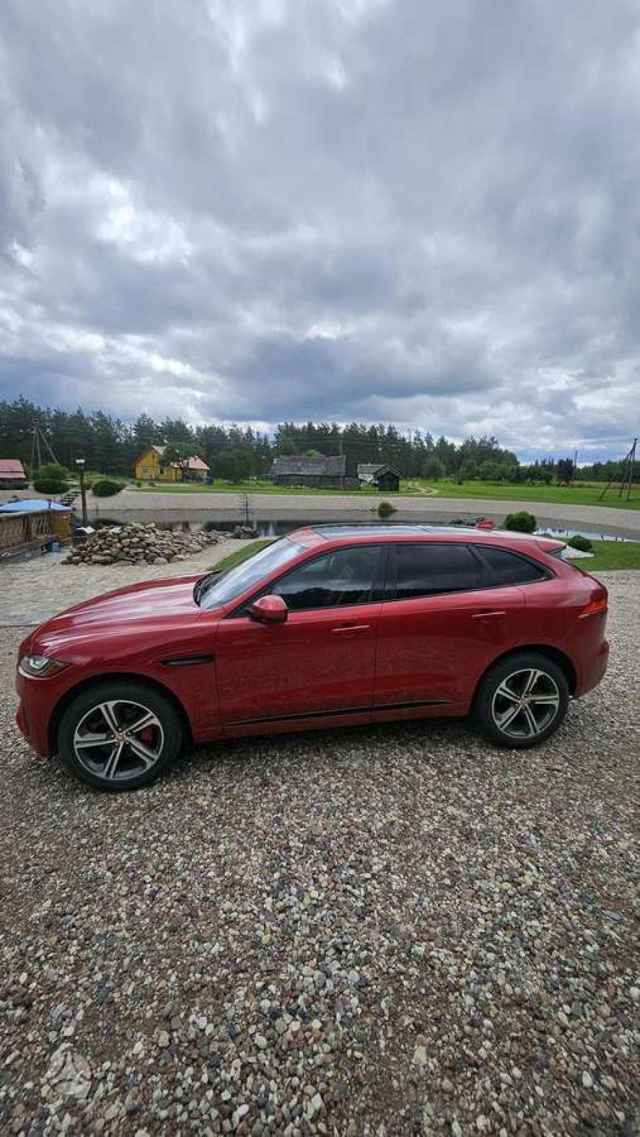 Sarkans Jaguar F-Pace 2017 Alīta, ar dzinēja tilpumu 3.00 L un nobraukumu 145 tūkst. km par 21000 €, foto 15 vietnē AUTOMOTO.COM.LV