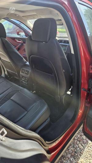 Sarkans Jaguar F-Pace 2017 Alīta, ar dzinēja tilpumu 3.00 L un nobraukumu 145 tūkst. km par 21000 €, foto 20 vietnē AUTOMOTO.COM.LV