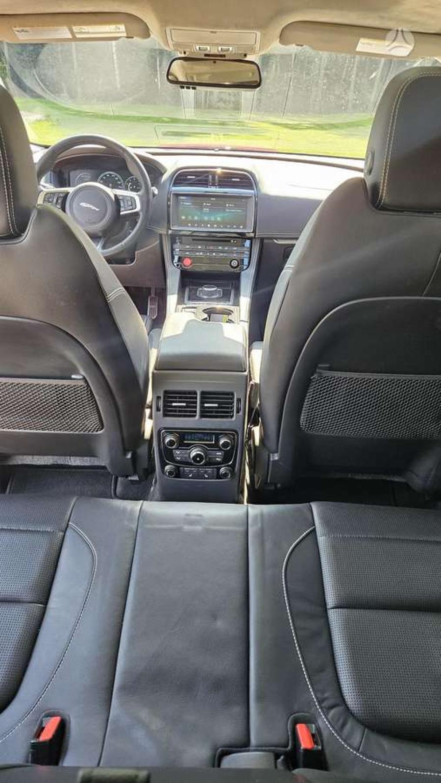 Sarkans Jaguar F-Pace 2017 Alīta, ar dzinēja tilpumu 3.00 L un nobraukumu 145 tūkst. km par 21000 €, foto 21 vietnē AUTOMOTO.COM.LV