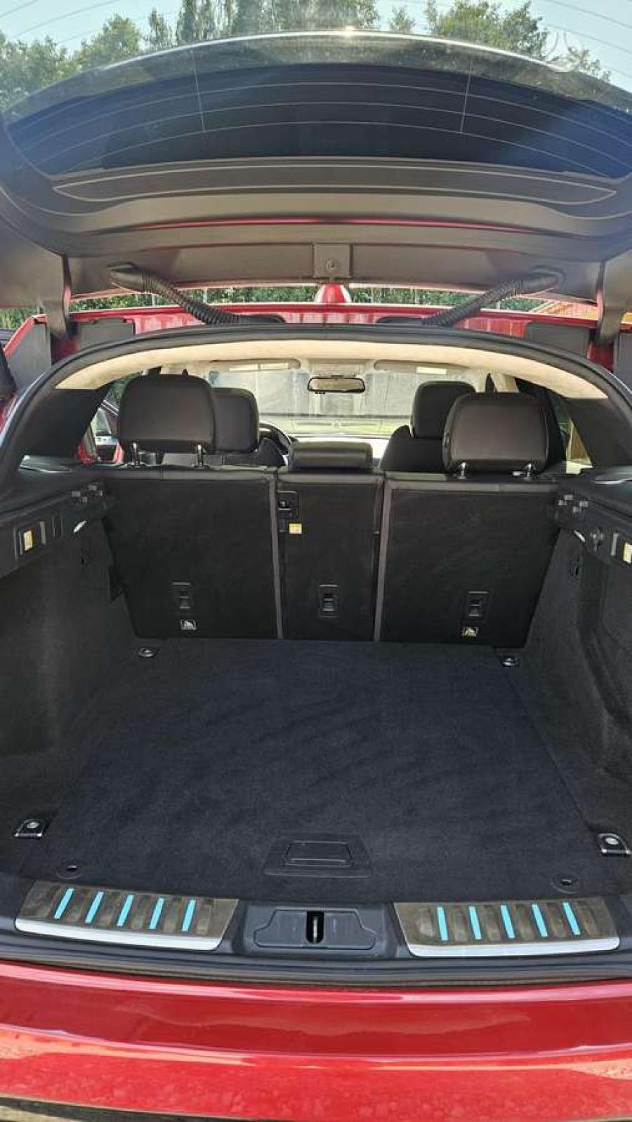 Sarkans Jaguar F-Pace 2017 Alīta, ar dzinēja tilpumu 3.00 L un nobraukumu 145 tūkst. km par 21000 €, foto 22 vietnē AUTOMOTO.COM.LV